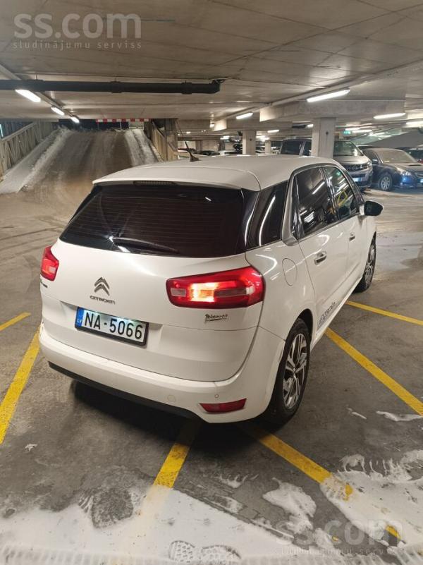 Balts Citroen c4-picasso 2015 Rīga, ar dzinēja tilpumu 1.60 L un nobraukumu 327 tūkst. km par 3800 €, foto 4 vietnē AUTOMOTO.COM.LV