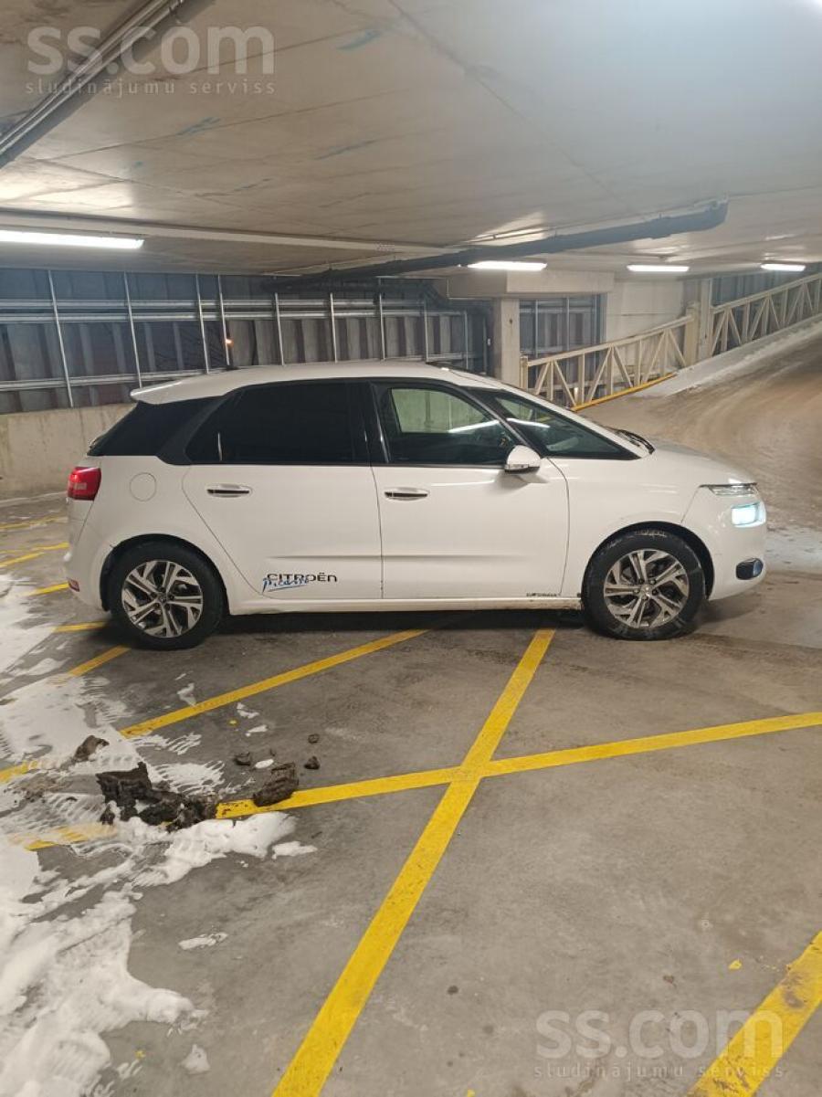 Balts Citroen c4-picasso 2015 Rīga, ar dzinēja tilpumu 1.60 L un nobraukumu 327 tūkst. km par 3800 €, foto 5 vietnē AUTOMOTO.COM.LV
