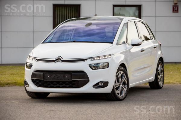 White Citroen c4-picasso 2015 in Jelgava, with an engine capacity of 2.00 L and mileage of 247 thousand km for 5390 €, photo 1 on AUTOMOTO.COM.LV