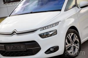 White Citroen c4-picasso 2015 in Jelgava, with an engine capacity of 2.00 L and mileage of 247 thousand km for 5390 €, photo 3 on AUTOMOTO.COM.LV