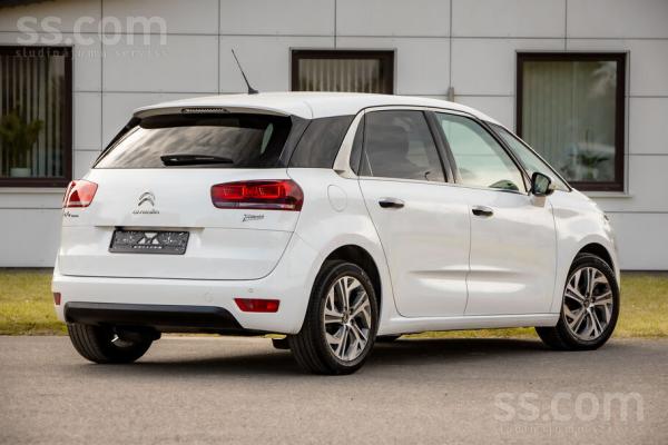 White Citroen c4-picasso 2015 in Jelgava, with an engine capacity of 2.00 L and mileage of 247 thousand km for 5390 €, photo 6 on AUTOMOTO.COM.LV