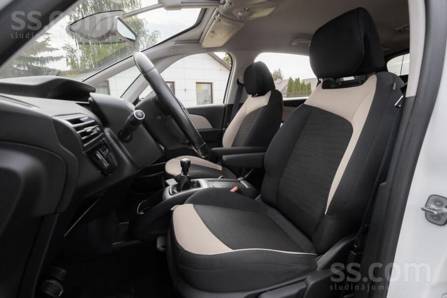 White Citroen c4-picasso 2015 in Jelgava, with an engine capacity of 2.00 L and mileage of 247 thousand km for 5390 €, photo 11 on AUTOMOTO.COM.LV