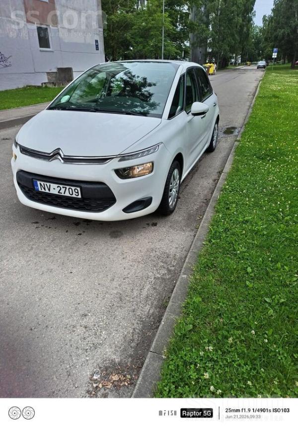 Balts Citroen c4-picasso 2015 Rīga, ar dzinēja tilpumu 1.60 L un nobraukumu 211 tūkst. km par 3500 €, foto 4 vietnē AUTOMOTO.COM.LV