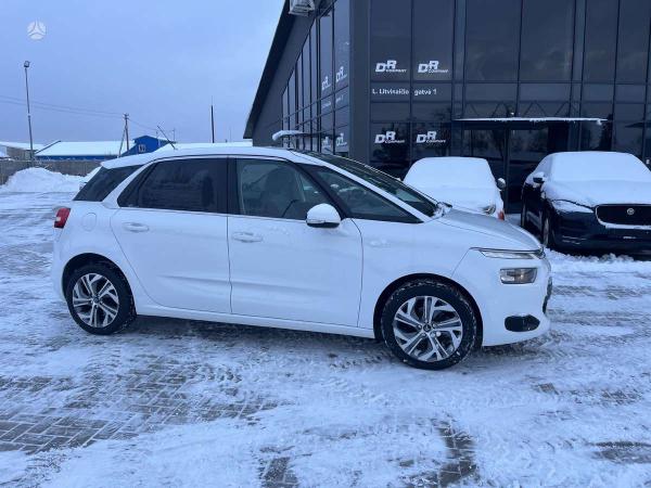 Balts Citroen c4-picasso 2016 Tauragė, ar dzinēja tilpumu 1.20 L un nobraukumu 125 tūkst. km par 5200 €, foto 2 vietnē AUTOMOTO.COM.LV