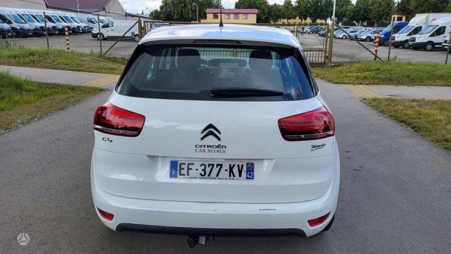 White Citroen c4-picasso 2016 in Taurage, with an engine capacity of 1.56 L and mileage of 206 thousand km for 6200 €, photo 6 on AUTOMOTO.COM.LV