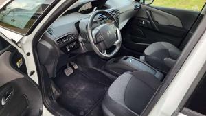 White Citroen c4-picasso 2016 in Taurage, with an engine capacity of 1.56 L and mileage of 206 thousand km for 6200 €, photo 10 on AUTOMOTO.COM.LV