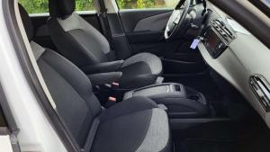 White Citroen c4-picasso 2016 in Taurage, with an engine capacity of 1.56 L and mileage of 206 thousand km for 6200 €, photo 16 on AUTOMOTO.COM.LV