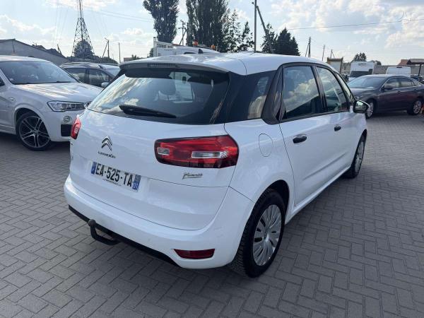 White Citroen c4-picasso 2016 in Taurage, with an engine capacity of 1.56 L and mileage of 269 thousand km for 2950 €, photo 6 on AUTOMOTO.COM.LV