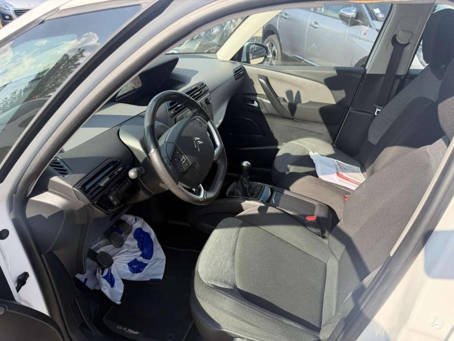 Balts Citroen c4-picasso 2016 Tauragė, ar dzinēja tilpumu 1.56 L un nobraukumu 269 tūkst. km par 2950 €, foto 10 vietnē AUTOMOTO.COM.LV