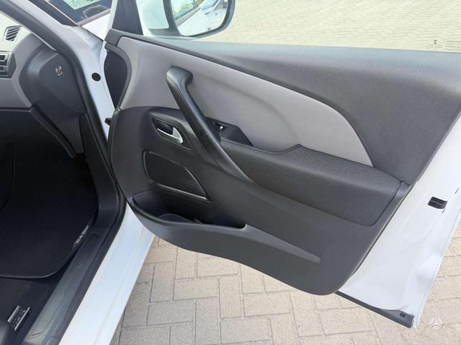 Balts Citroen c4-picasso 2016 Tauragė, ar dzinēja tilpumu 1.56 L un nobraukumu 269 tūkst. km par 2950 €, foto 14 vietnē AUTOMOTO.COM.LV
