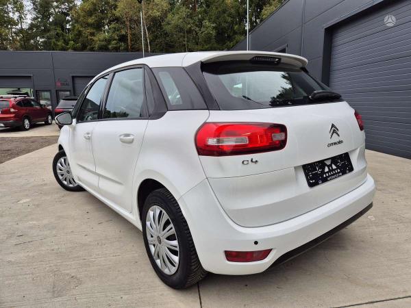 Balts Citroen c4-picasso 2016 Utena, ar dzinēja tilpumu 1.60 L un nobraukumu 143 tūkst. km par 4990 €, foto 5 vietnē AUTOMOTO.COM.LV