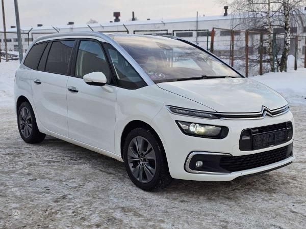 White Citroen c4-picasso 2017 in Rokiskis, with an engine capacity of 1.20 L and mileage of 109 thousand km for 6950 €, photo 2 on AUTOMOTO.COM.LV