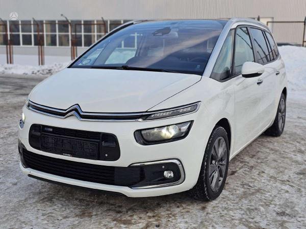 White Citroen c4-picasso 2017 in Rokiskis, with an engine capacity of 1.20 L and mileage of 109 thousand km for 6950 €, photo 6 on AUTOMOTO.COM.LV