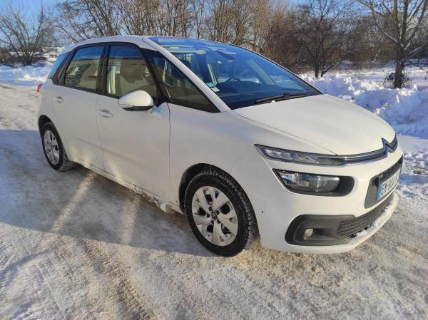 White Citroen c4-picasso 2017 in Panevezys, with an engine capacity of 1.20 L and mileage of 126 thousand km for 4999 €, photo 2 on AUTOMOTO.COM.LV