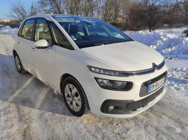 White Citroen c4-picasso 2017 in Panevezys, with an engine capacity of 1.20 L and mileage of 126 thousand km for 4999 €, photo 3 on AUTOMOTO.COM.LV