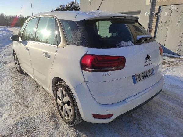 White Citroen c4-picasso 2017 in Panevezys, with an engine capacity of 1.20 L and mileage of 126 thousand km for 4999 €, photo 9 on AUTOMOTO.COM.LV