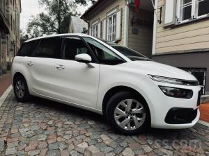 White Citroen c4-picasso 2017 in Cesis, with an engine capacity of 1.20 L and mileage of 0 thousand km for 7500 €, photo 3 on AUTOMOTO.COM.LV