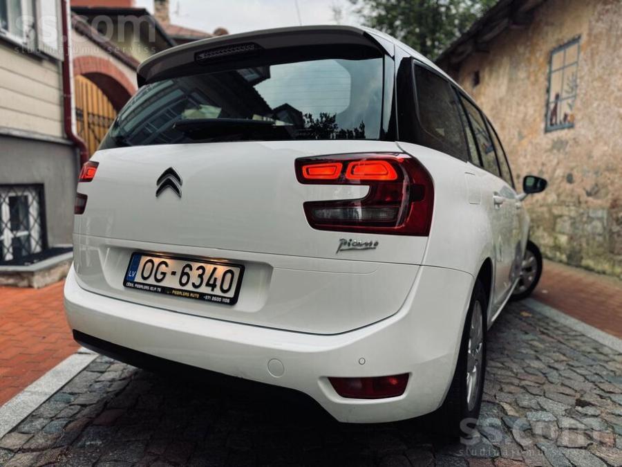 White Citroen c4-picasso 2017 in Cesis, with an engine capacity of 1.20 L and mileage of 0 thousand km for 7500 €, photo 6 on AUTOMOTO.COM.LV