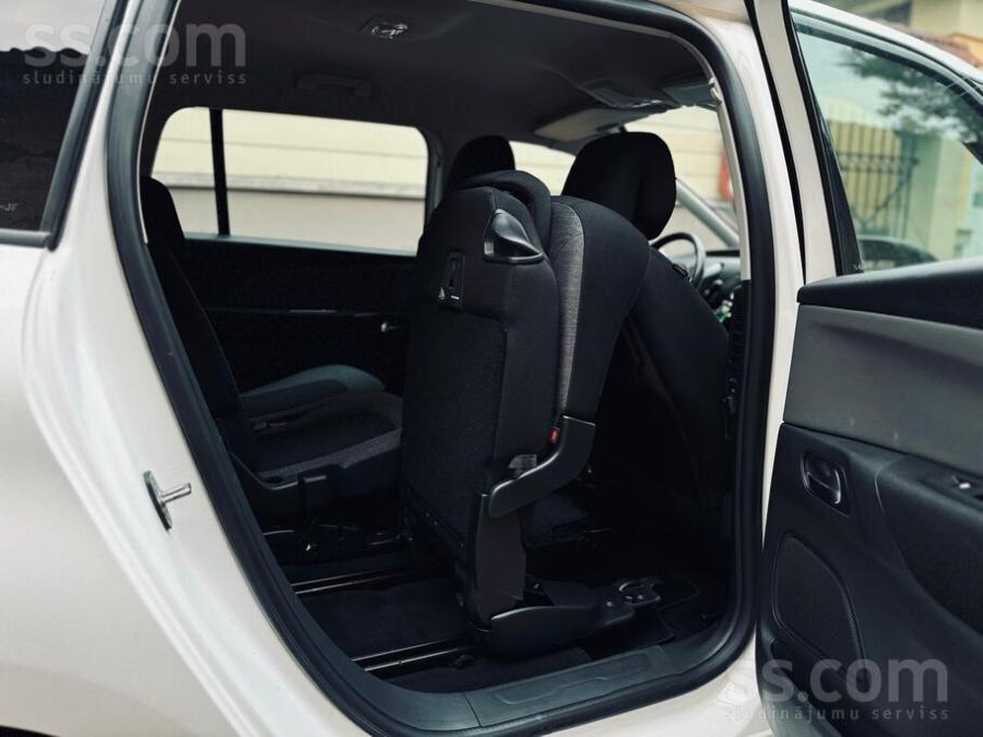 White Citroen c4-picasso 2017 in Cesis, with an engine capacity of 1.20 L and mileage of 0 thousand km for 7500 €, photo 11 on AUTOMOTO.COM.LV