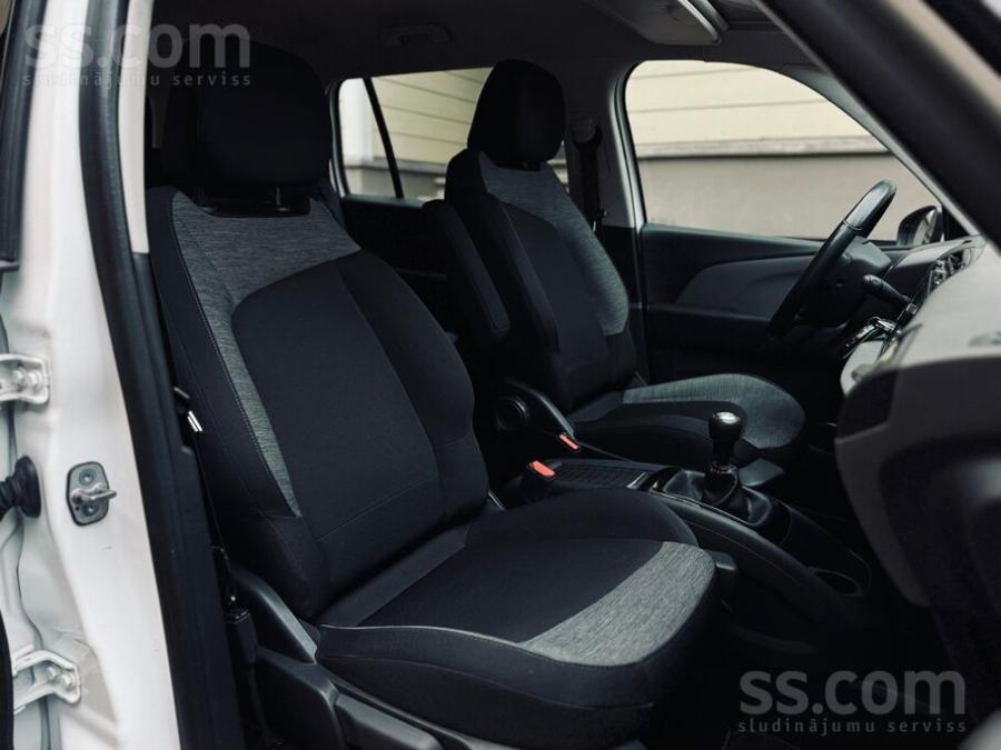 White Citroen c4-picasso 2017 in Cesis, with an engine capacity of 1.20 L and mileage of 0 thousand km for 7500 €, photo 15 on AUTOMOTO.COM.LV
