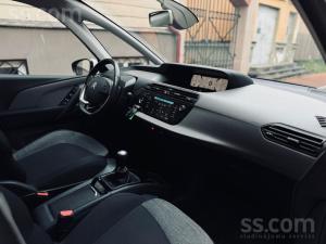 White Citroen c4-picasso 2017 in Cesis, with an engine capacity of 1.20 L and mileage of 0 thousand km for 7500 €, photo 20 on AUTOMOTO.COM.LV