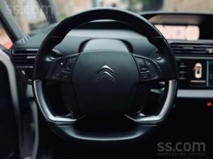 White Citroen c4-picasso 2017 in Cesis, with an engine capacity of 1.20 L and mileage of 0 thousand km for 7500 €, photo 26 on AUTOMOTO.COM.LV