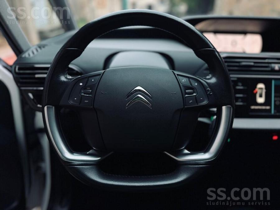 White Citroen c4-picasso 2017 in Cesis, with an engine capacity of 1.20 L and mileage of 0 thousand km for 7500 €, photo 26 on AUTOMOTO.COM.LV