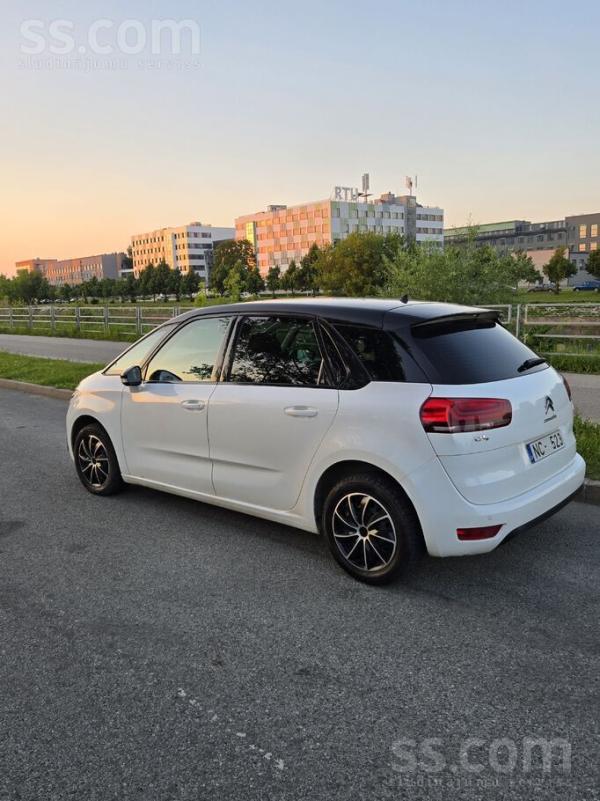 Balts Citroen c4-picasso 2017 Rīga, ar dzinēja tilpumu 1.60 L un nobraukumu 190 tūkst. km par 6300 €, foto 2 vietnē AUTOMOTO.COM.LV