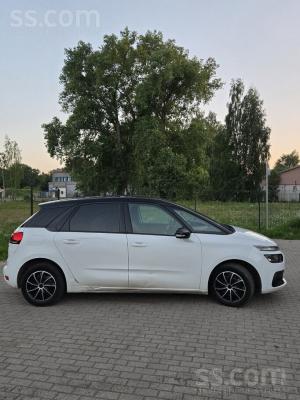 White Citroen c4-picasso 2017 in Riga, with an engine capacity of 1.60 L and mileage of 190 thousand km for 6300 €, photo 5 on AUTOMOTO.COM.LV