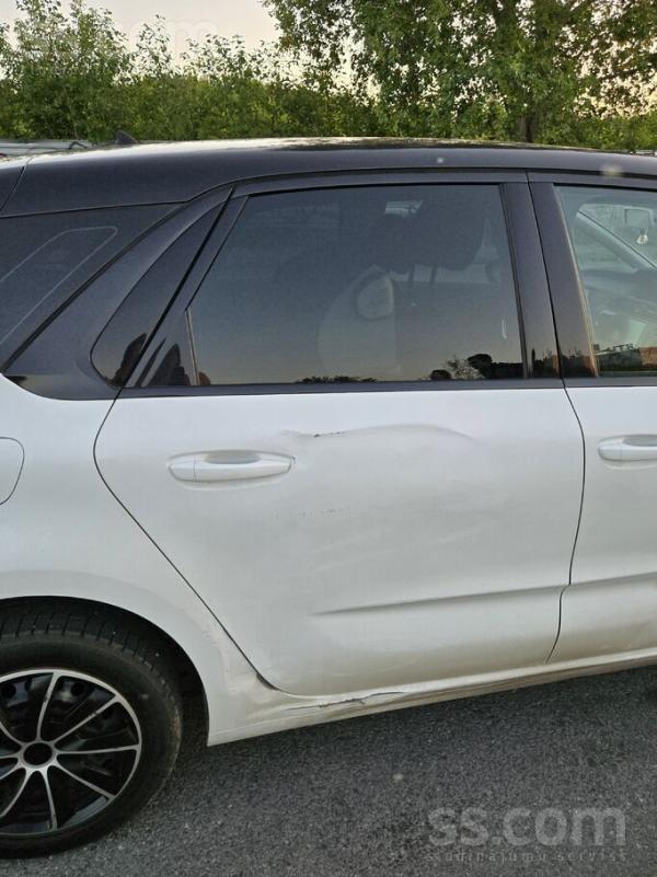 Balts Citroen c4-picasso 2017 Rīga, ar dzinēja tilpumu 1.60 L un nobraukumu 190 tūkst. km par 6300 €, foto 5 vietnē AUTOMOTO.COM.LV