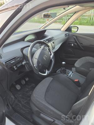 White Citroen c4-picasso 2017 in Riga, with an engine capacity of 1.60 L and mileage of 190 thousand km for 6300 €, photo 9 on AUTOMOTO.COM.LV