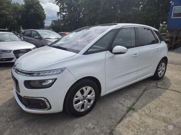 White Citroen c4-picasso 2017 in Taurage, with an engine capacity of 1.20 L and mileage of 155 thousand km for 4300 €, photo 1 on AUTOMOTO.COM.LV