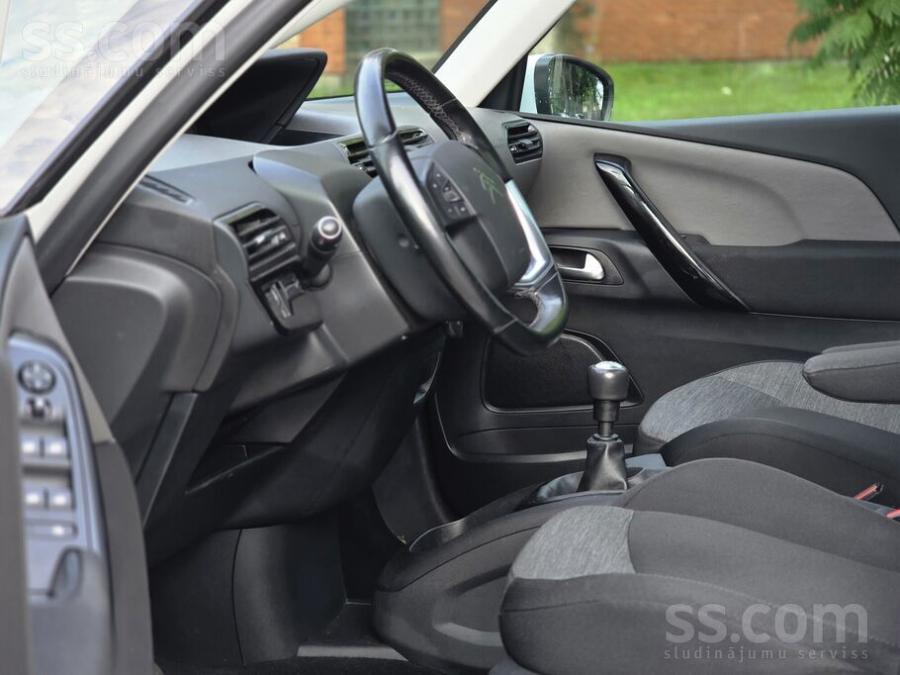 Balts Citroen c4-picasso 2017 Liepāja, ar dzinēja tilpumu 1.20 L un nobraukumu 117 tūkst. km par 6790 €, foto 9 vietnē AUTOMOTO.COM.LV
