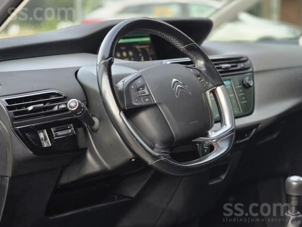 White Citroen c4-picasso 2017 in Liepaja, with an engine capacity of 1.20 L and mileage of 117 thousand km for 6790 €, photo 10 on AUTOMOTO.COM.LV