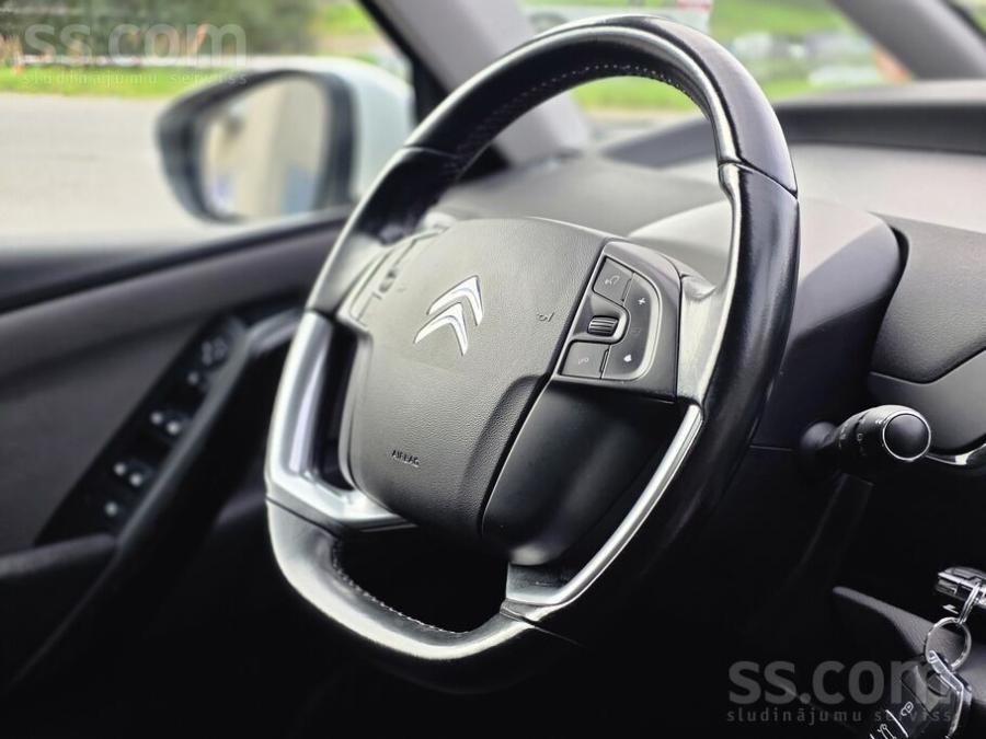 Balts Citroen c4-picasso 2017 Liepāja, ar dzinēja tilpumu 1.20 L un nobraukumu 117 tūkst. km par 6790 €, foto 16 vietnē AUTOMOTO.COM.LV