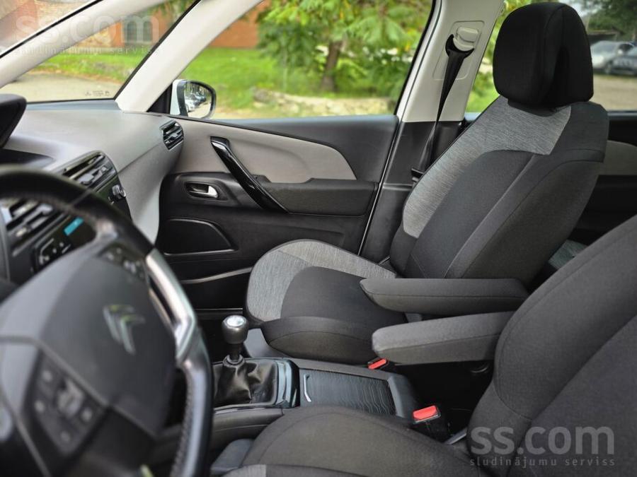 Balts Citroen c4-picasso 2017 Liepāja, ar dzinēja tilpumu 1.20 L un nobraukumu 117 tūkst. km par 6790 €, foto 20 vietnē AUTOMOTO.COM.LV