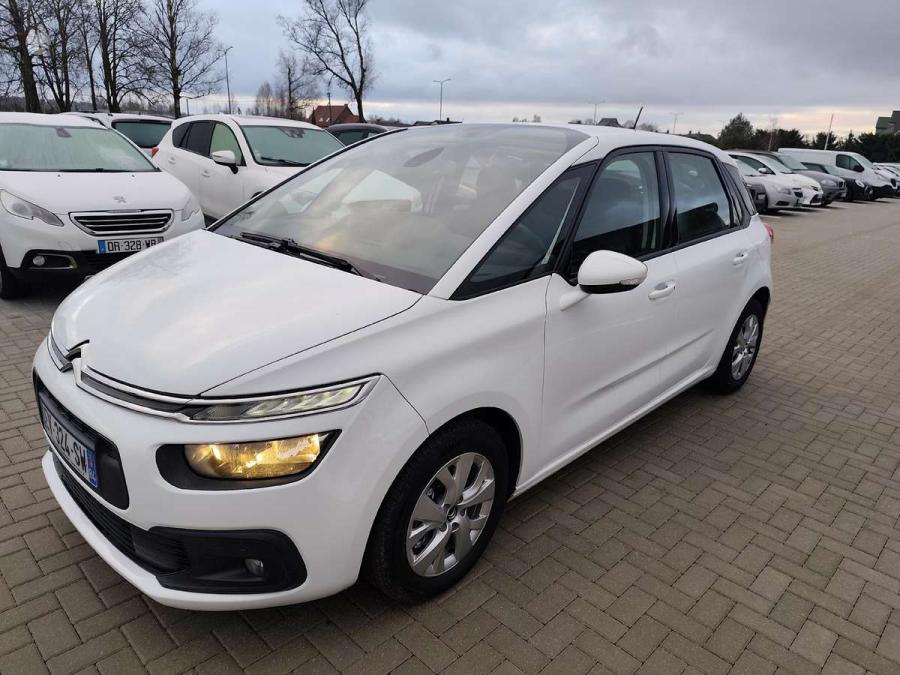 White Citroen c4-picasso 2018 in Taurage, with an engine capacity of 1.56 L and mileage of 202 thousand km for 5700 €, photo 1 on AUTOMOTO.COM.LV