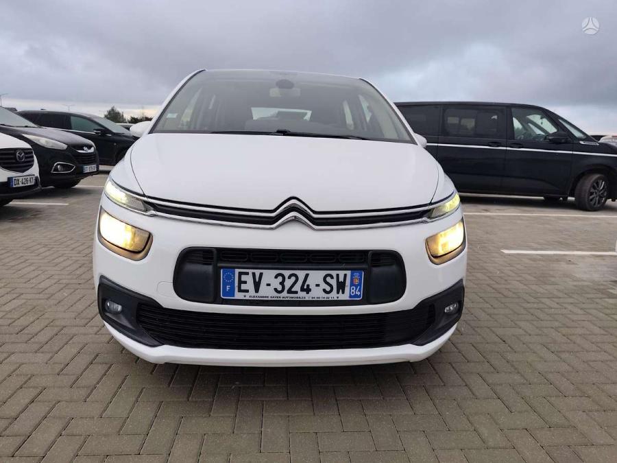 White Citroen c4-picasso 2018 in Taurage, with an engine capacity of 1.56 L and mileage of 202 thousand km for 5700 €, photo 3 on AUTOMOTO.COM.LV