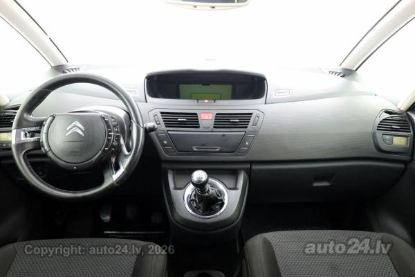 White Citroen c4-picasso 2013 in Tallinn, with an engine capacity of 1.60 L and mileage of 267 thousand km for 1999 €, photo 5 on AUTOMOTO.COM.LV