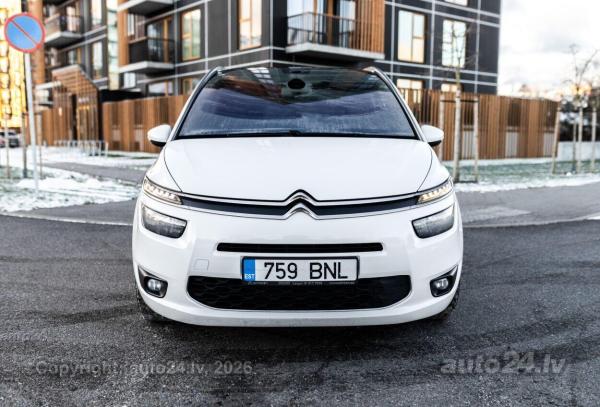 Balts Citroen c4-picasso 2015 Tallina, ar dzinēja tilpumu 2.00 L un nobraukumu 335 tūkst. km par 4990 €, foto 2 vietnē AUTOMOTO.COM.LV