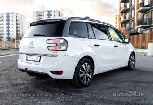White Citroen c4-picasso 2015 in Tallinn, with an engine capacity of 2.00 L and mileage of 335 thousand km for 4990 €, photo 6 on AUTOMOTO.COM.LV