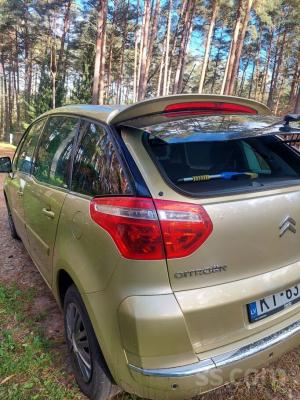Yellow Citroen c4-picasso 2008 in Jurmala, with an engine capacity of 1.60 L and mileage of 270 thousand km for 2200 €, photo 5 on AUTOMOTO.COM.LV
