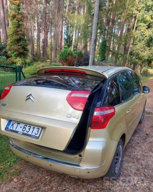 Yellow Citroen c4-picasso 2008 in Jurmala, with an engine capacity of 1.60 L and mileage of 270 thousand km for 2200 €, photo 6 on AUTOMOTO.COM.LV