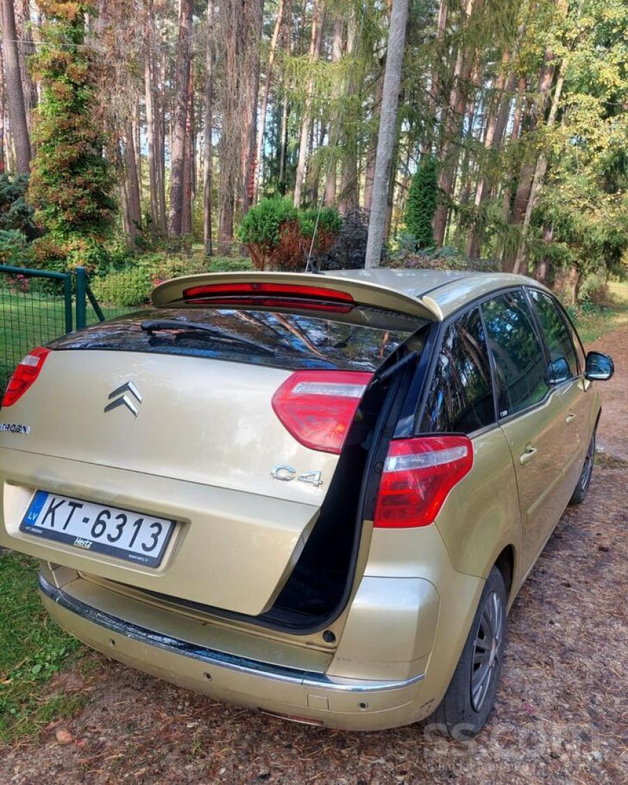 Yellow Citroen c4-picasso 2008 in Jurmala, with an engine capacity of 1.60 L and mileage of 270 thousand km for 2200 €, photo 6 on AUTOMOTO.COM.LV