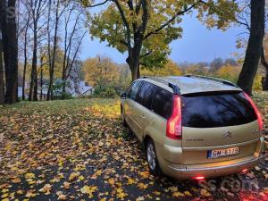 Yellow Citroen c4-picasso 2007 in Riga, with an engine capacity of 2.00 L and mileage of 300 thousand km for 1600 €, photo 5 on AUTOMOTO.COM.LV
