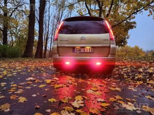 Yellow Citroen c4-picasso 2007 in Riga, with an engine capacity of 2.00 L and mileage of 300 thousand km for 1600 €, photo 6 on AUTOMOTO.COM.LV