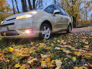 Yellow Citroen c4-picasso 2007 in Riga, with an engine capacity of 2.00 L and mileage of 300 thousand km for 1600 €, photo 8 on AUTOMOTO.COM.LV