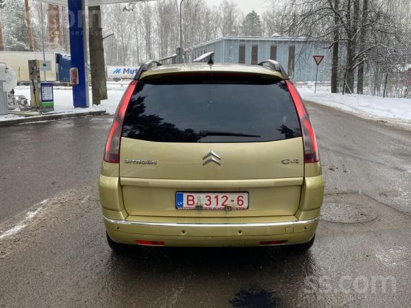 Yellow Citroen c4-picasso 2009 in Riga, with an engine capacity of 1.60 L and mileage of 0 thousand km for 1899 €, photo 4 on AUTOMOTO.COM.LV