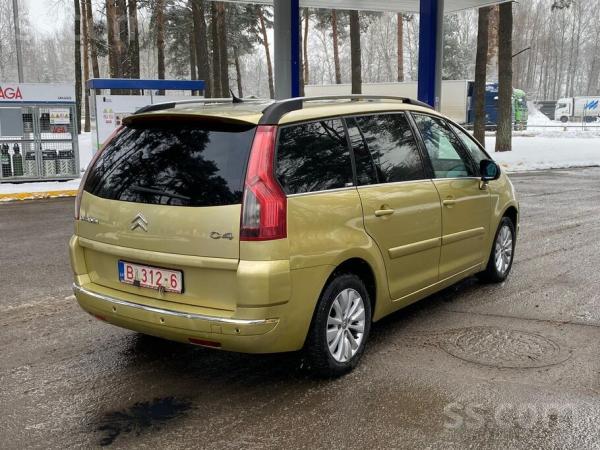 Yellow Citroen c4-picasso 2009 in Riga, with an engine capacity of 1.60 L and mileage of 0 thousand km for 1899 €, photo 5 on AUTOMOTO.COM.LV