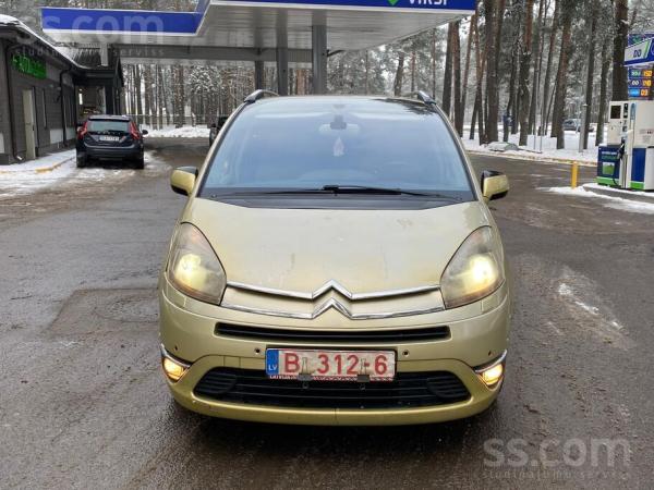 Yellow Citroen c4-picasso 2009 in Riga, with an engine capacity of 1.60 L and mileage of 0 thousand km for 1899 €, photo 8 on AUTOMOTO.COM.LV